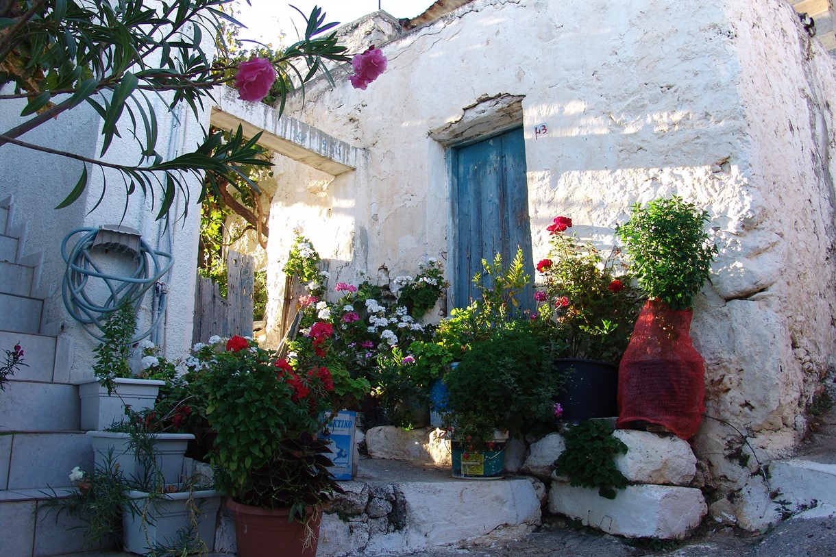 Koutsounari Traditional Cottages & Nakou Village: traditional hotel ...